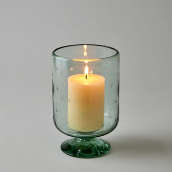 How He Hosts: Tim Conlin – Half Past Seven